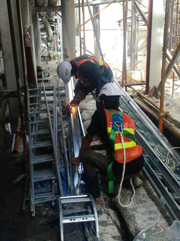 Ladder and Cabling Work – PACIFIC-GRID.COM